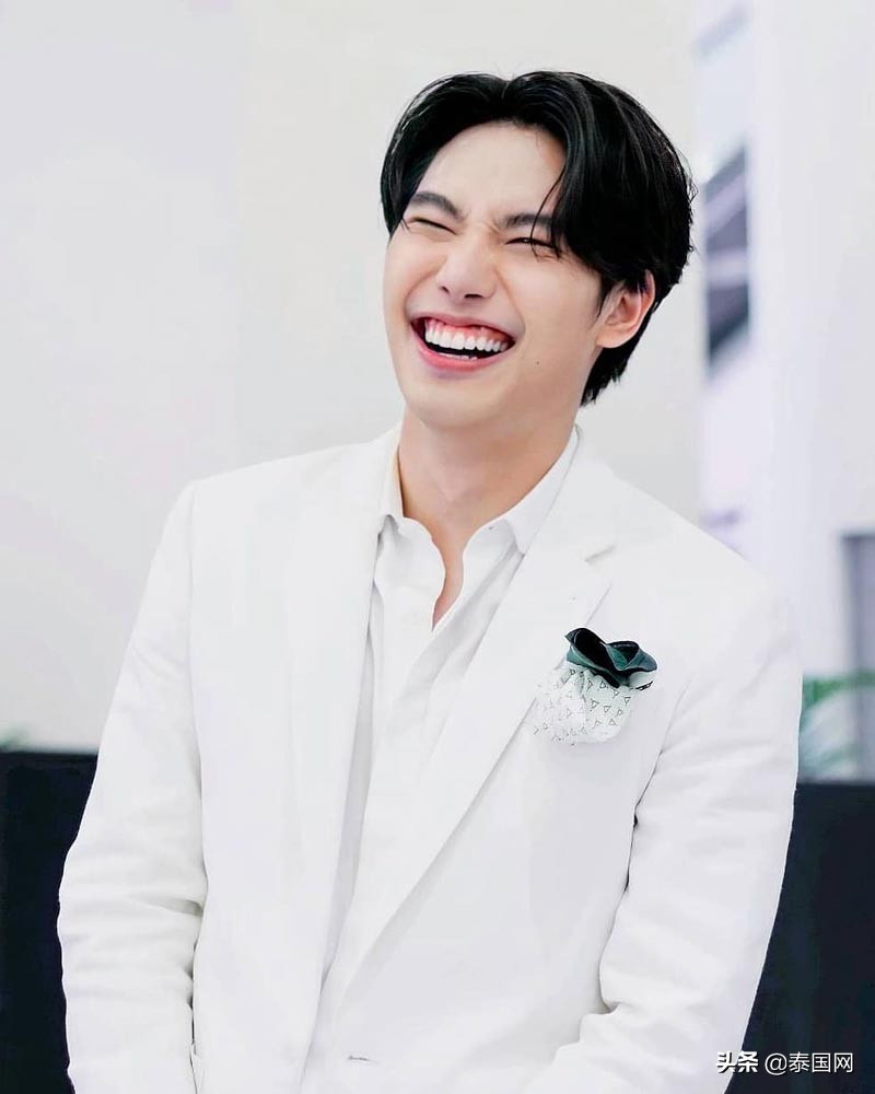 Thai star Max breaks up with Mook - iNEWS