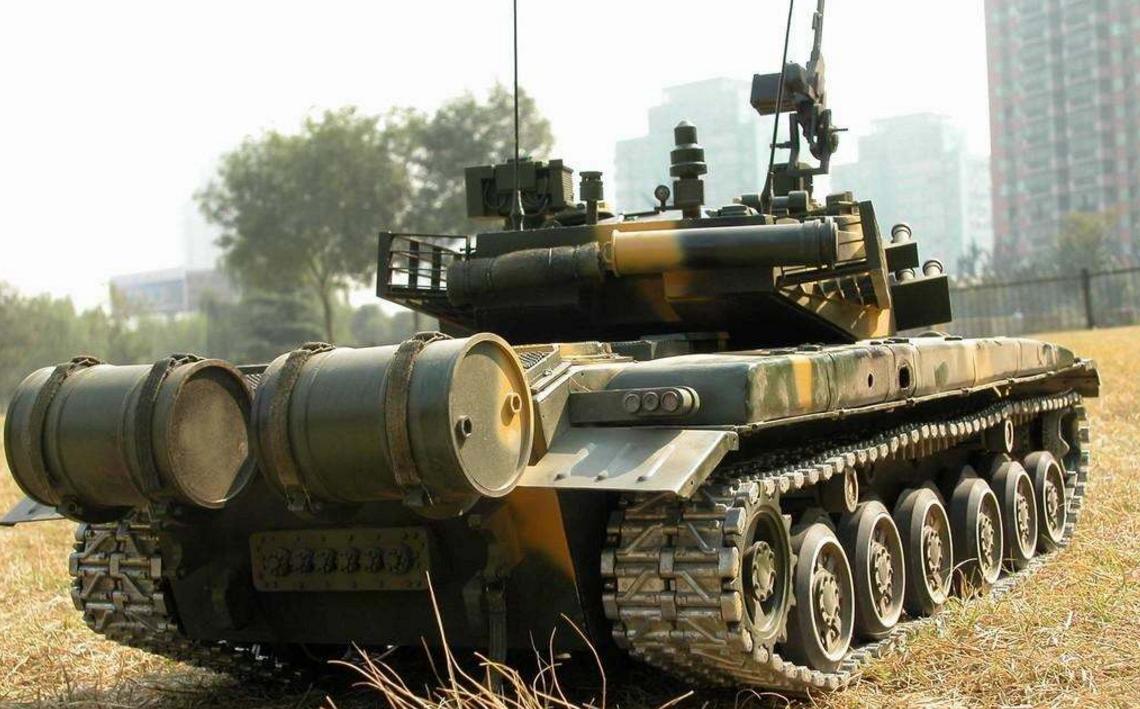 What kind of fuel do common tanks use to drive their engines? - iNEWS