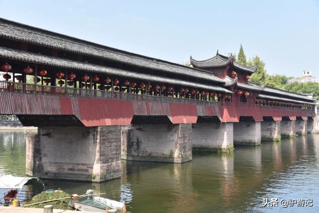 The two longest ancient covered bridges in China are both hidden in ...