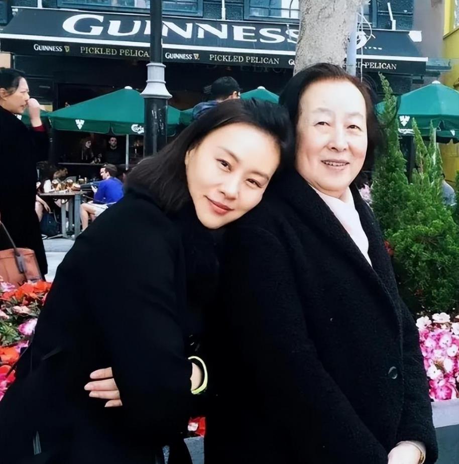 Zhu Manfang: The eldest daughter is a famous actor, the youngest ...