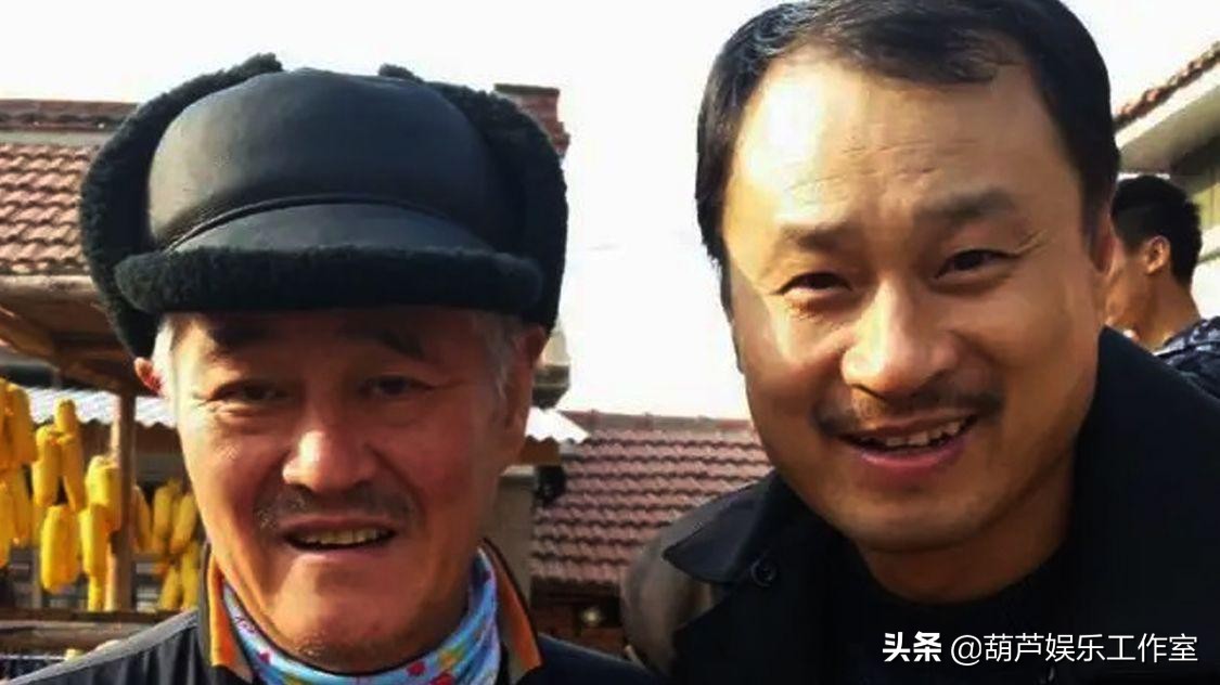 Cai Weili expressed his loyalty on the live broadcast and commented ...