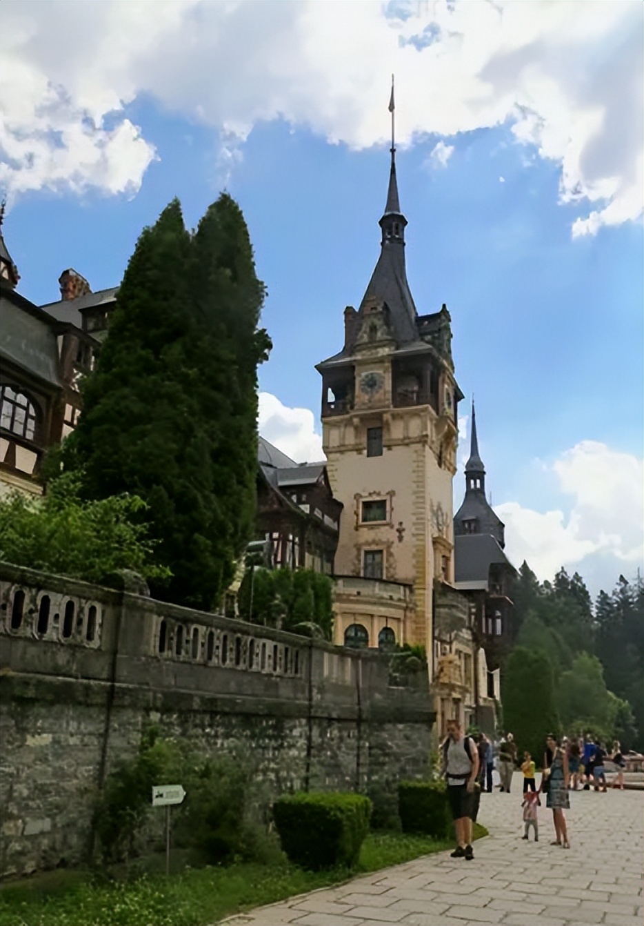 Hidden history, the untold stories of the Romanian royal palace - iNEWS