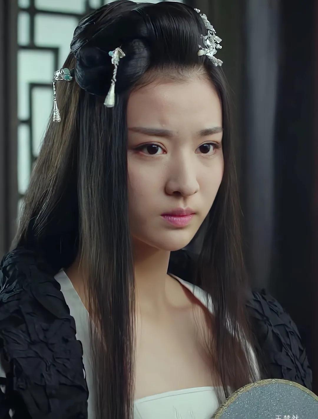 General's sister Wang Churan's ancient costume wallpaper - iNEWS