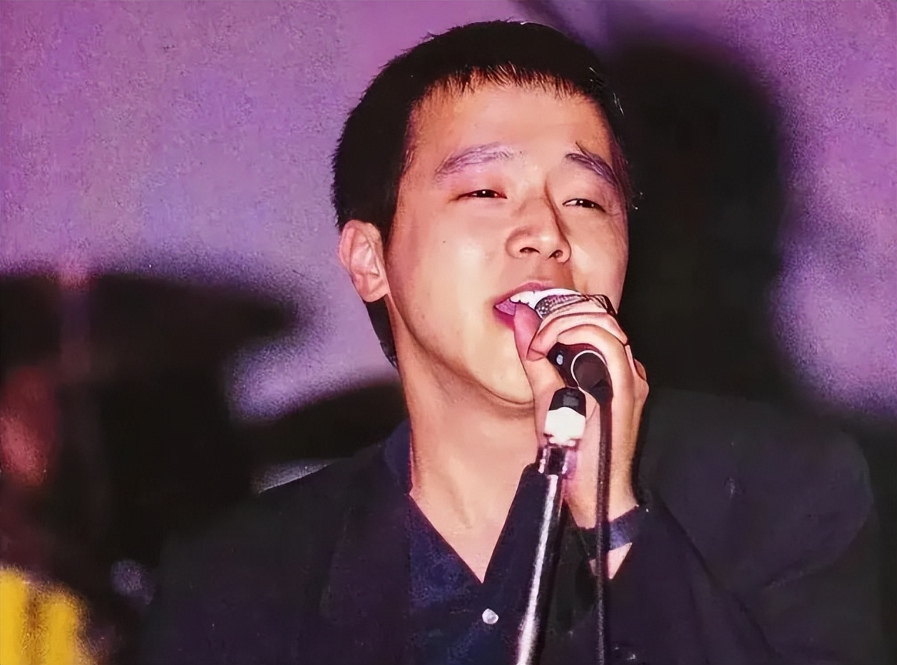 One song has supported the band for 32 years. Because Faye Wong ...