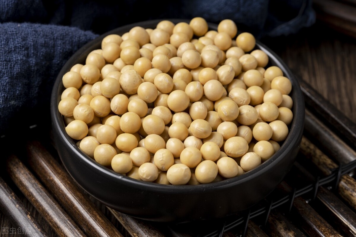 Eat more of these nine foods that can help delay aging - iNEWS