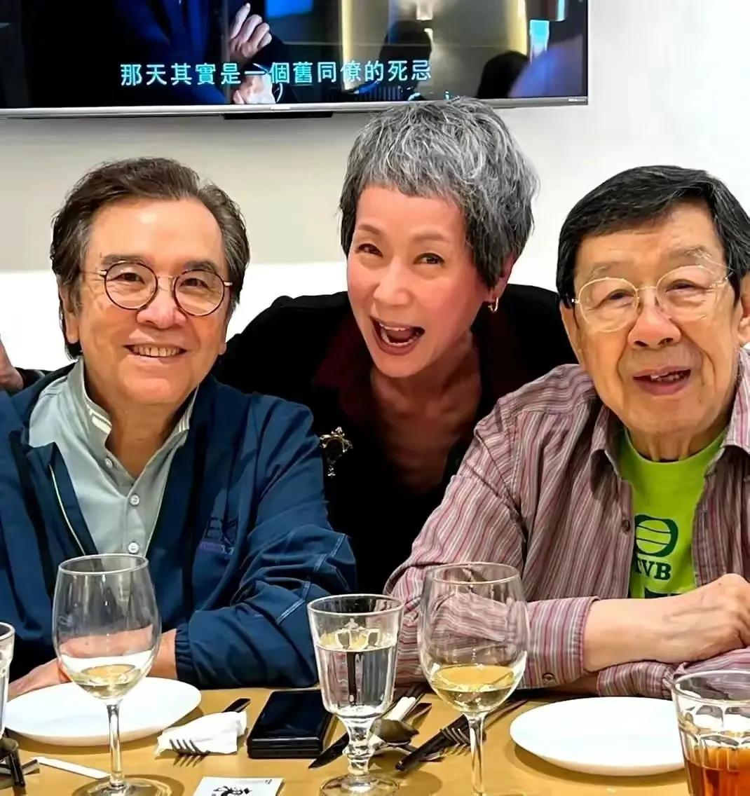 Ye Tong has gray hair at the age of 60, and his temperament is far from ...
