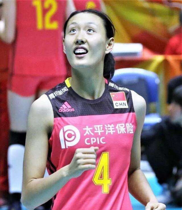 Offensive block double second!The women's volleyball team demonstrates ...