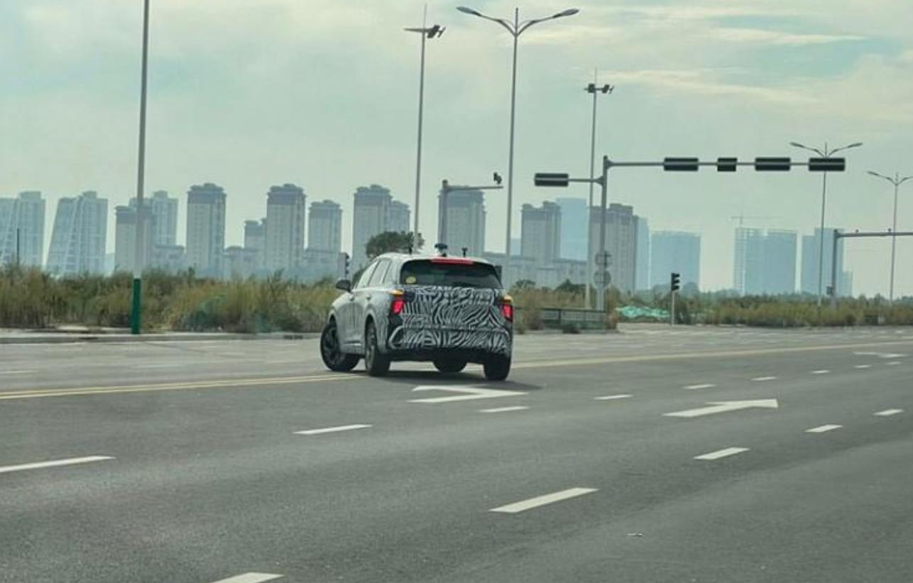 Hongqi's new SUV spy photos exposed, or named HS3, more friendly than HS5? - iNEWS