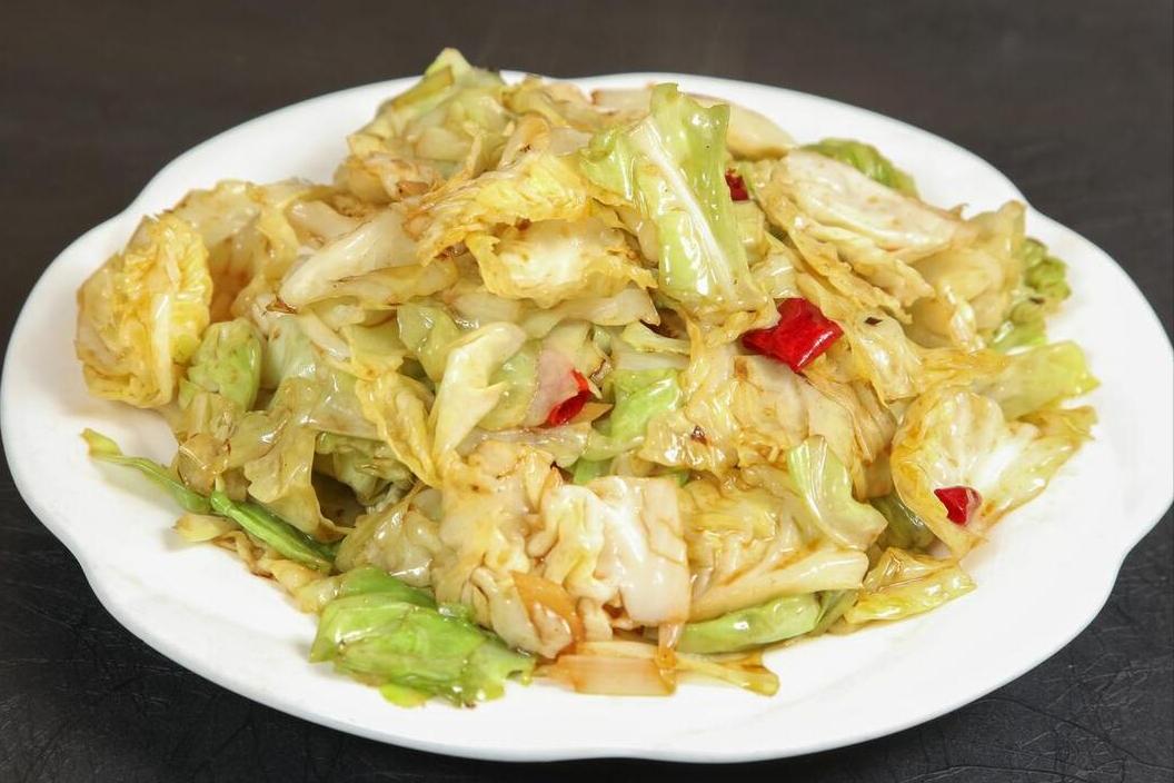 Shredded cabbage, blanched first or fried directly? The chef shares the ...