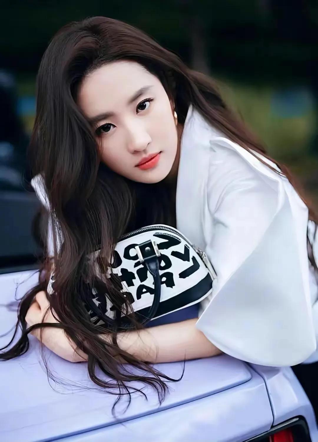 Beauty Liu Tao - iNEWS