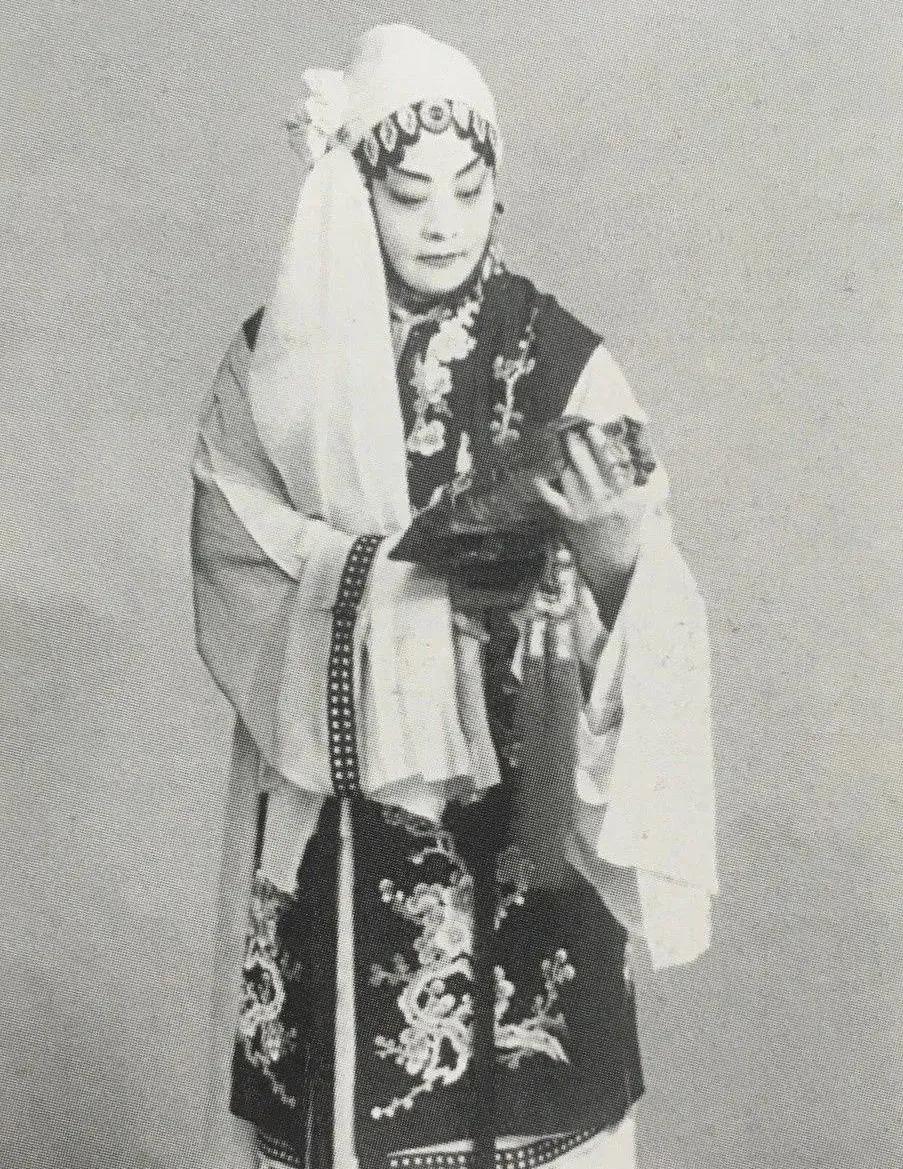 Why is the Cheng School of Peking Opera known for its "chaos"? Why do ...