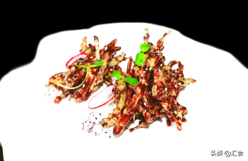 Longli fish in golden soup, casserole with Chinese chives, crispy fried ...