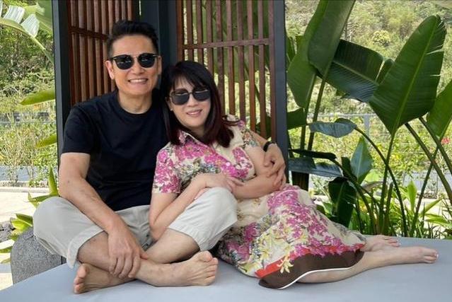 The 65-year-old Xu Nailin held a banquet in his mansion, and his wife ...