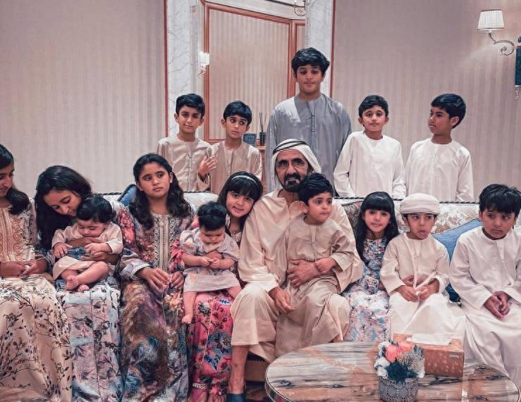 The second princess gave birth to a son, a dragon and a phoenix, and ...