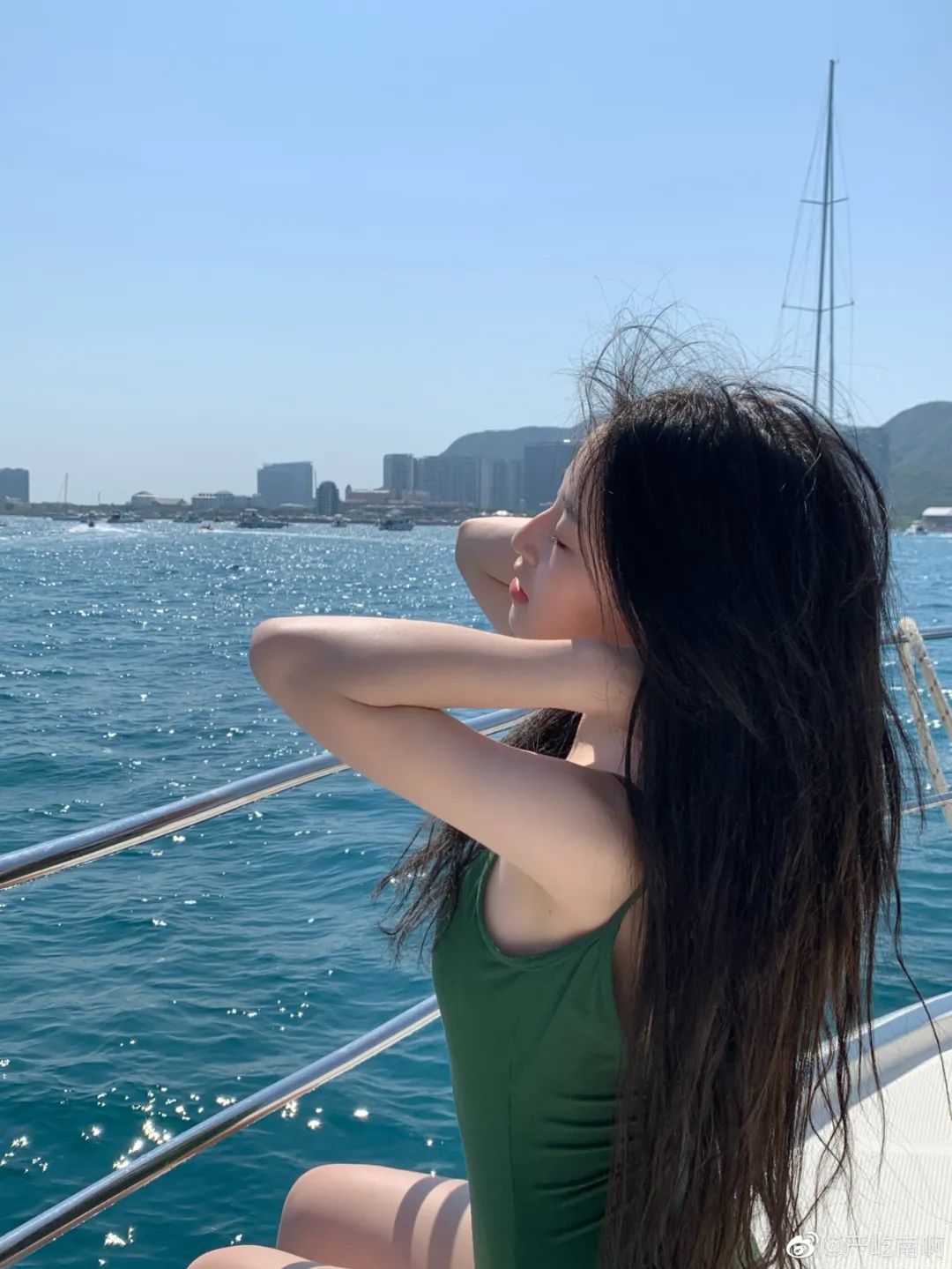 Domestic sister Yan Yinan - iNEWS