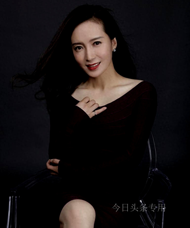 Hu Xiaoting: Your mother is paralyzed, your father is an amputation ...