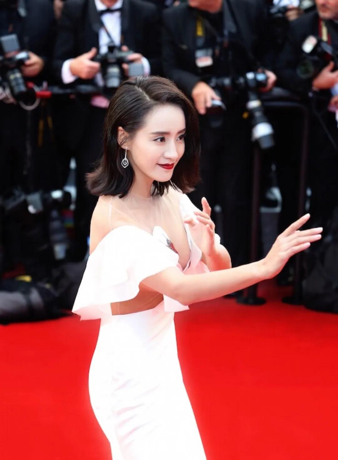 Sexy, charming and compelling Wang Zhi photo - iMedia