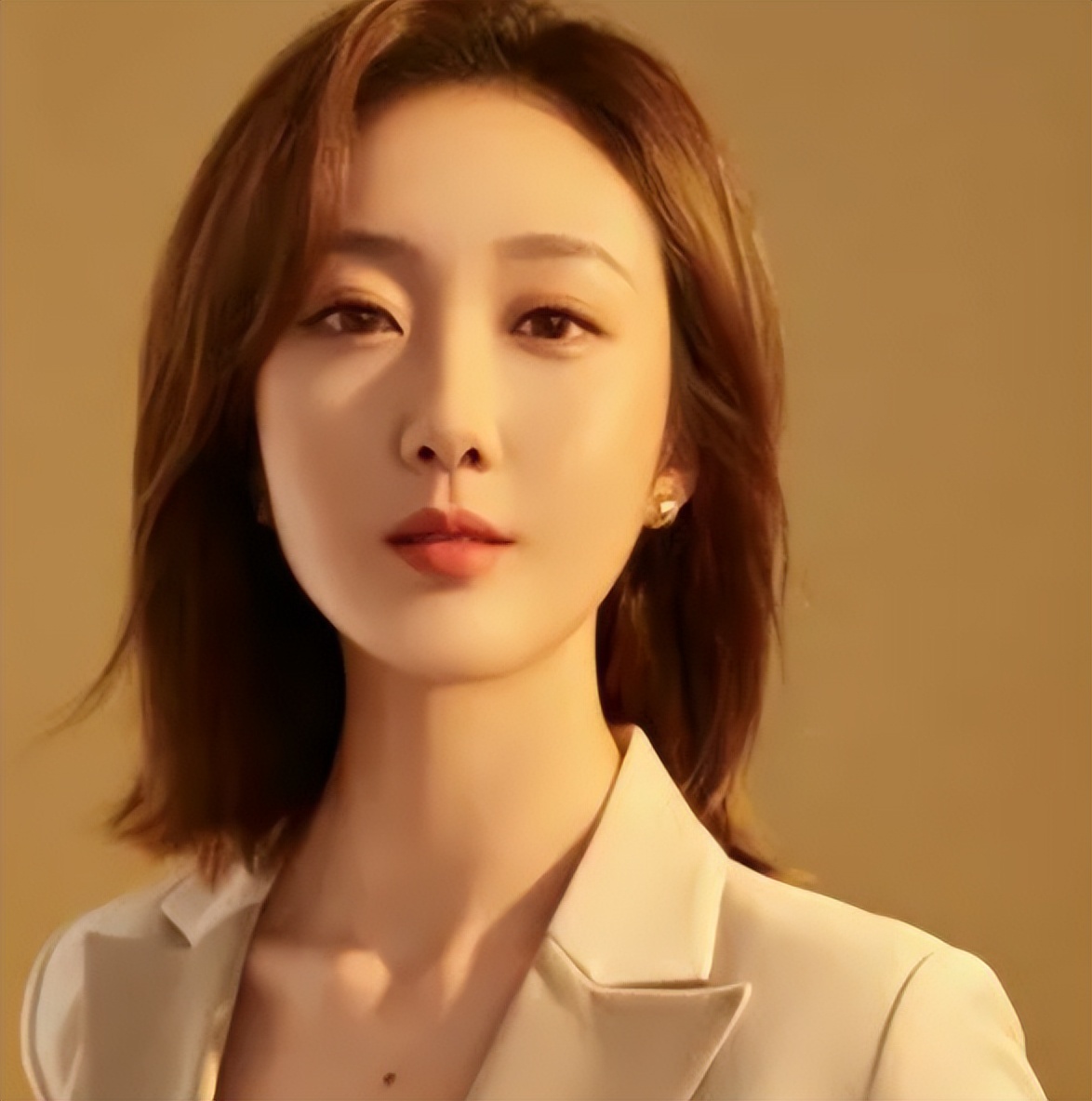 CCTV International Channel has a new anchor, with a Chinese character ...