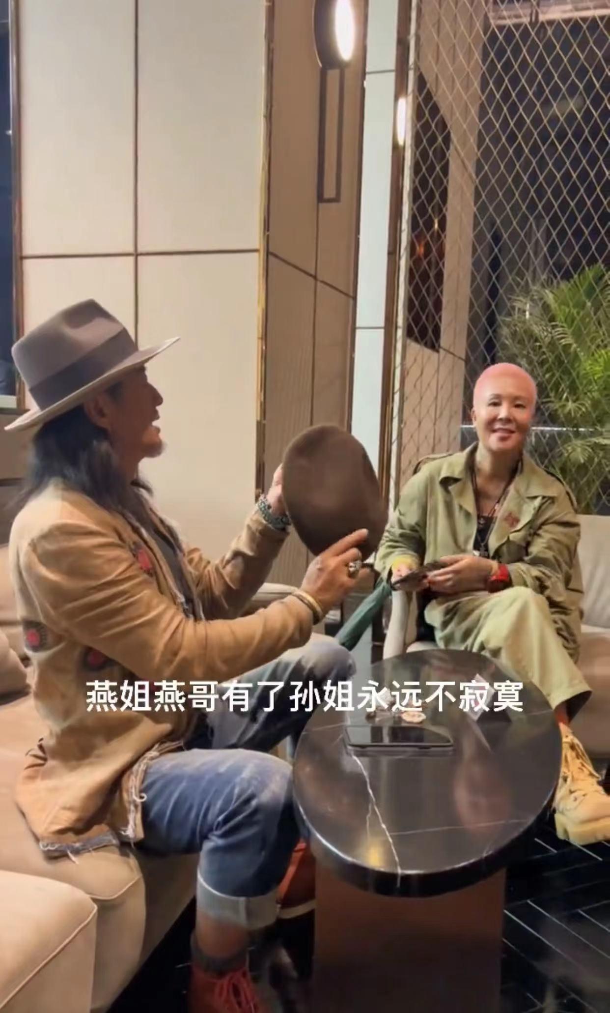 58-year-old Sun Xing revealed a new relationship!Interacted intimately ...