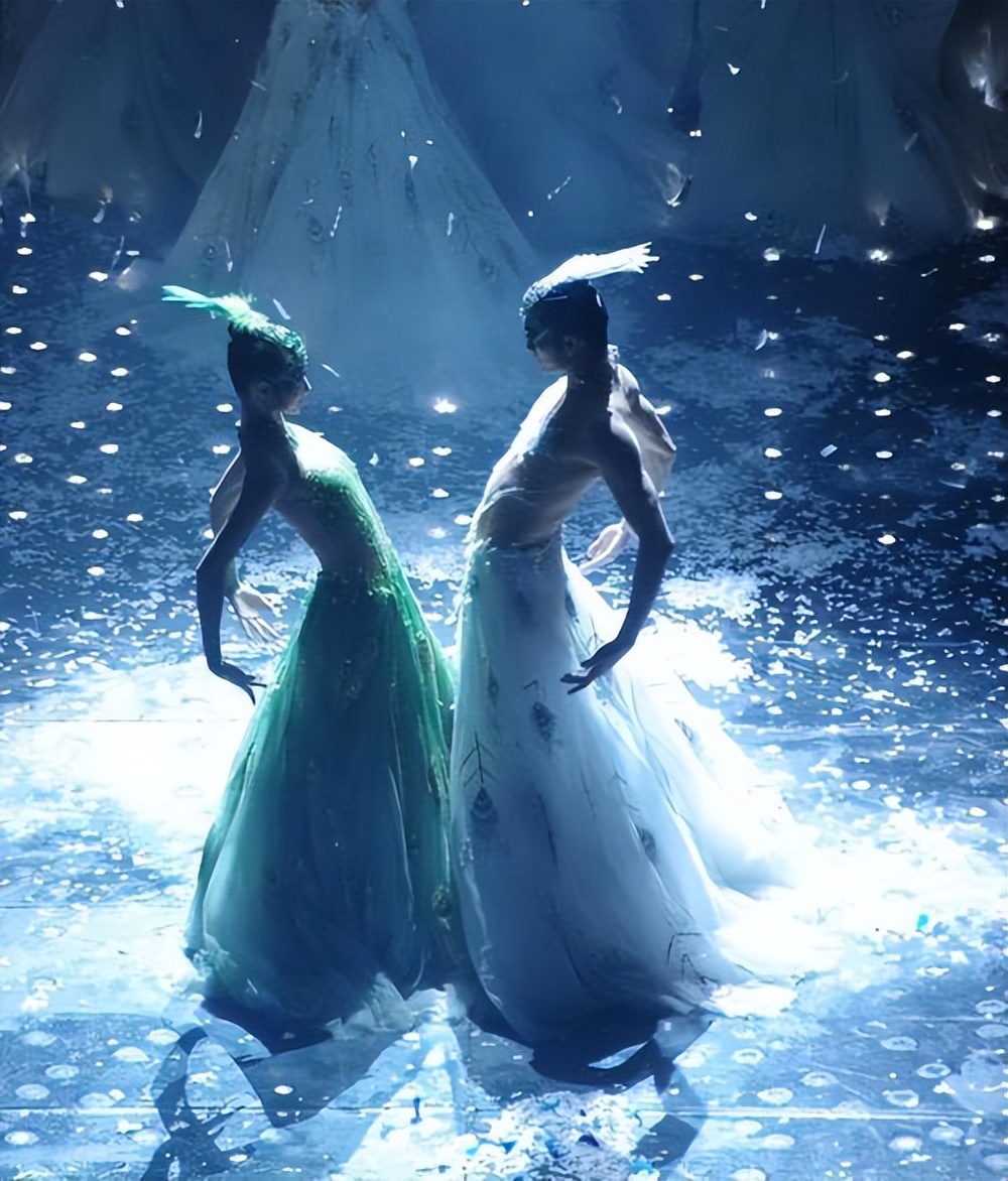 Yang Liping's new dance scale is vulgar, and the female dancer touches ...