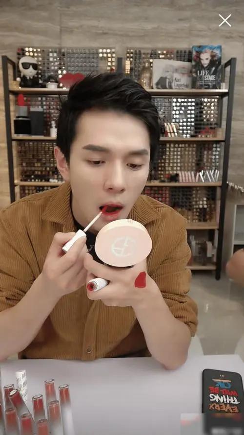 Li Jiaqi overturned because of "retaliation to netizens", and cried and apologized during the ...