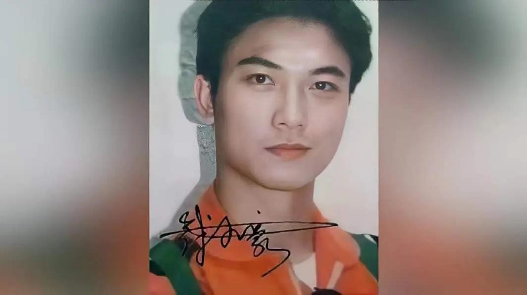 The handsome and handsome Qian Xiaohao! The sexual tension is very strong when the evil charm is ...