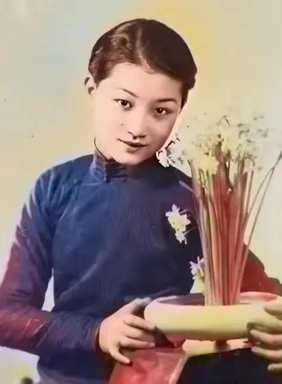 Liming Hui: At the age of 19, he was pursued by the prince, and spent ...