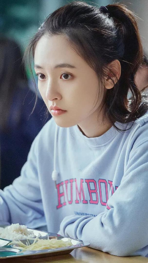 Wu Qian is getting more and more beautiful - iNEWS