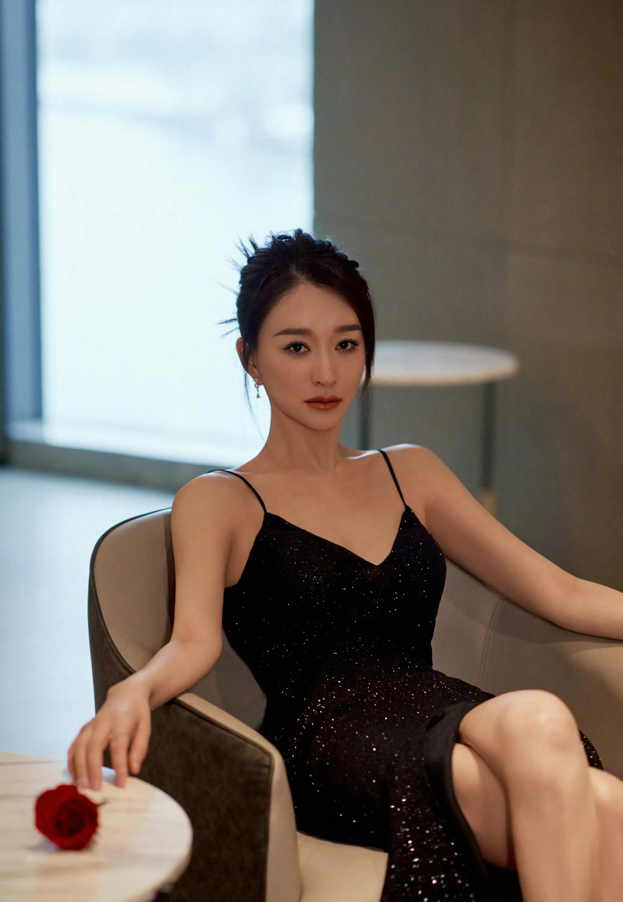 How beautiful is Li Xiaoran like this - iNEWS