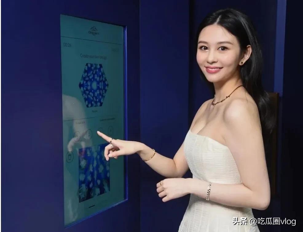 Shen Yue shows off her charming curves in a sexy waistless dress for ...