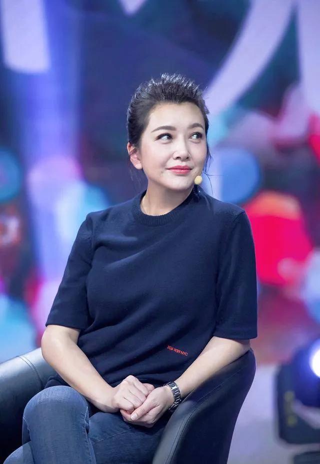 55-year-old Jiang Shan: Born with a face of peace and prosperity, "rich ...