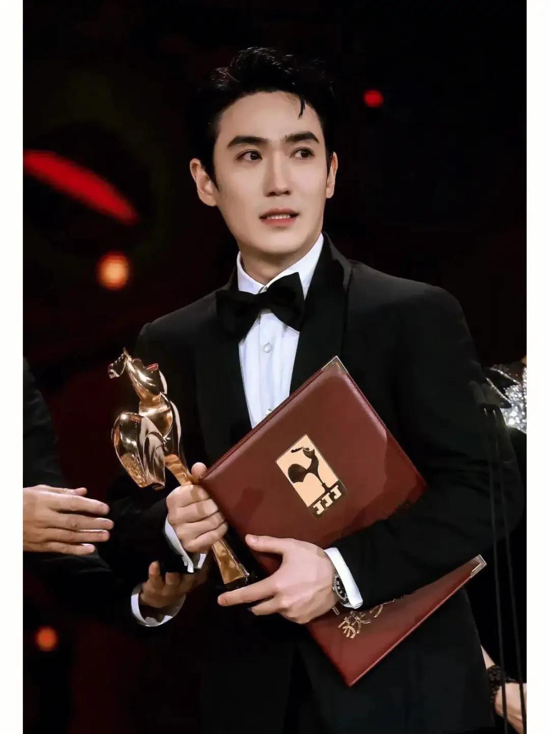 If you have bangs, let alone good looks, 11 celebrities tell you that a ...