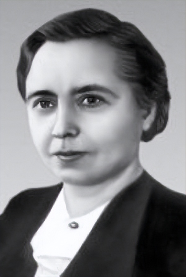 283. She is an expert on the "December Uprising" - iMedia