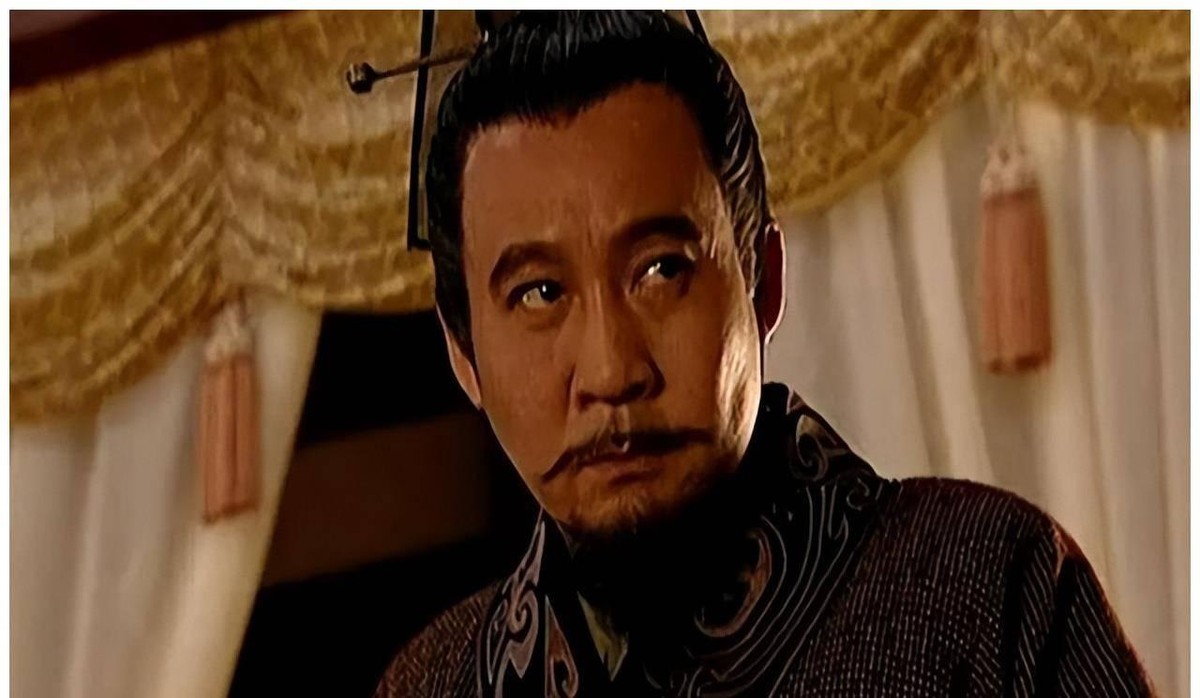 Dou Ying was imprisoned for saving Guan Fu. In order to protect himself ...