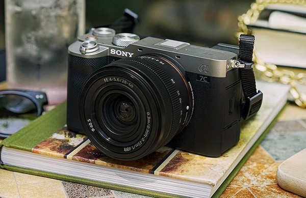 Thin and compact, Sony Alpha 7C full-frame mirrorless camera - iMedia