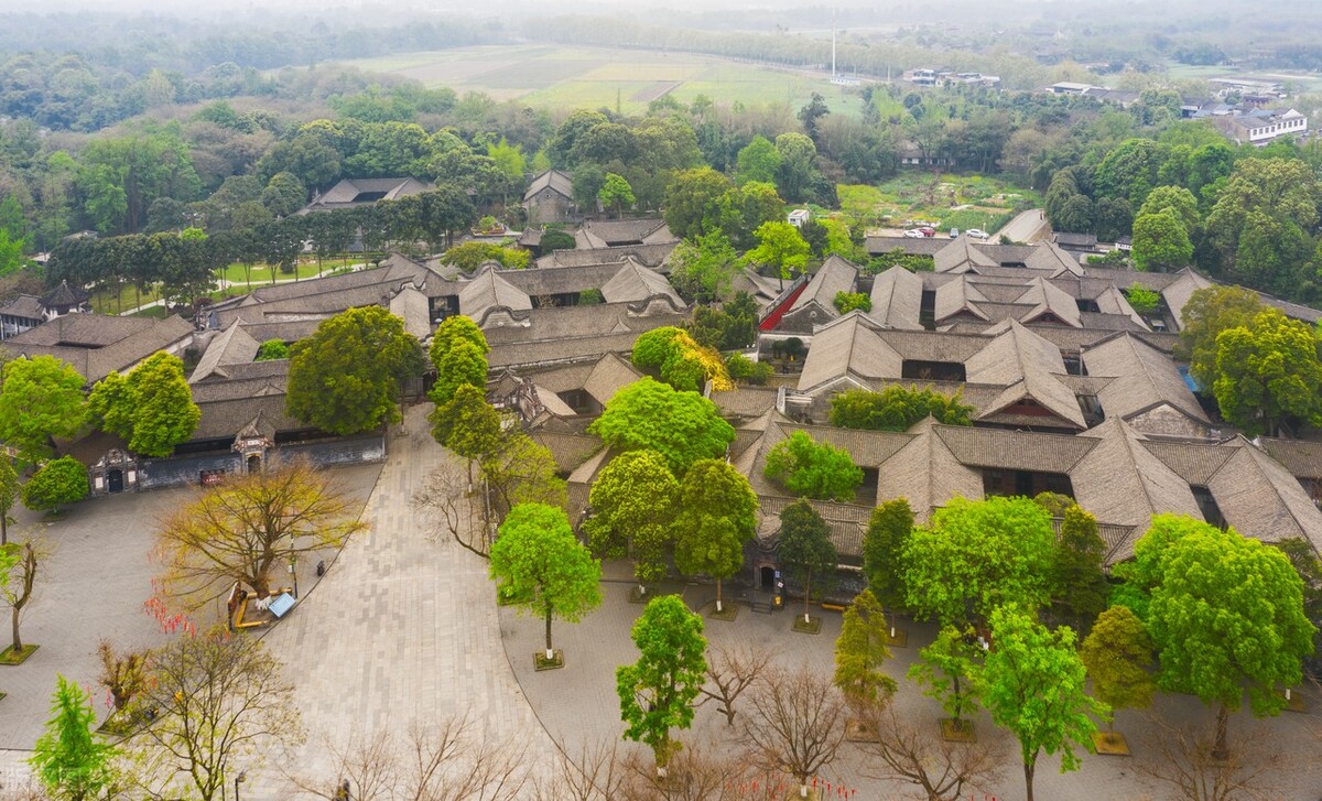 Li Jieren's Sichuan Cuisine Longmen Array (4): Treating guests with big ...