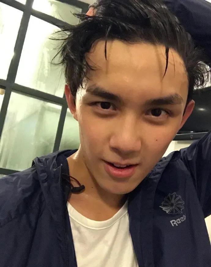 The appearance and figure of handsome monkeys are the ceiling of Wu Lei ...