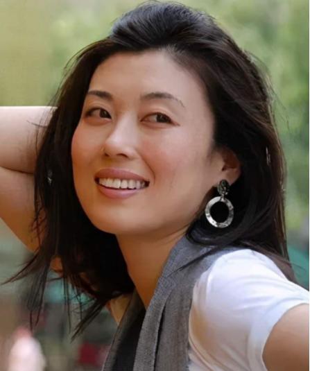 Moderator Li Hong: The village girl worked hard to join CCTV, she did ...