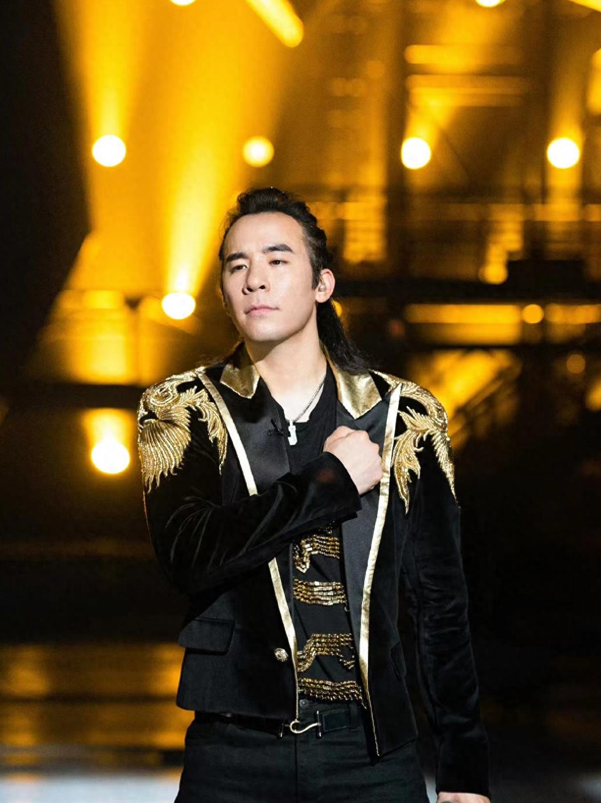 From a top dancer to a private dance teacher! "Call Me by Fire": Wang ...