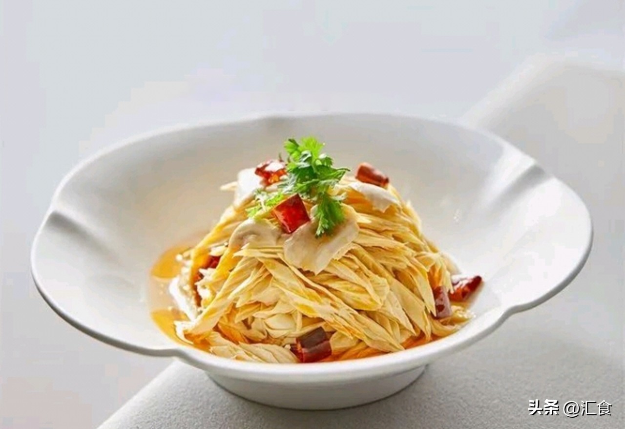 Pickled Eel Bowl, Hairy Crab with Tiger Pepper Sauce, Bean Curd Stick ...