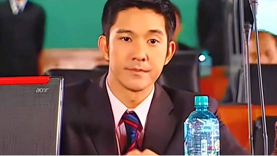 This is called the ceiling of an idol drama. Lin Zhiying raced in person, and He Junxiang is the ...