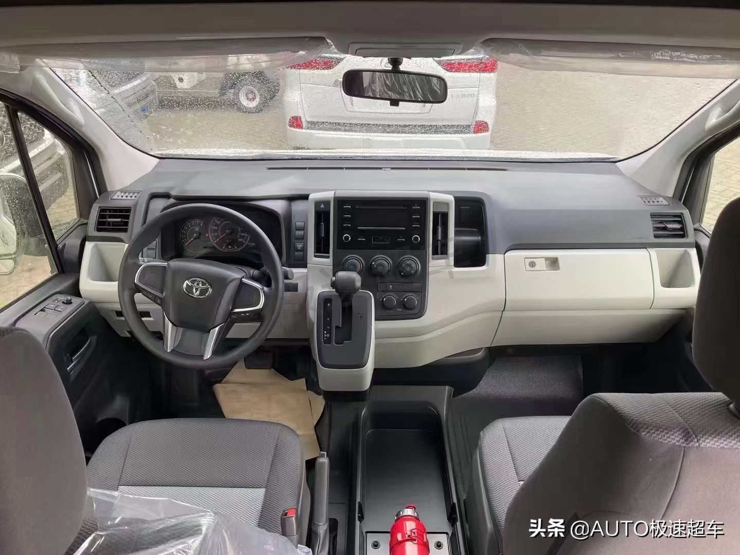 Toyota Hiace "Big Bread" is here, high roof + diesel engine + long ...