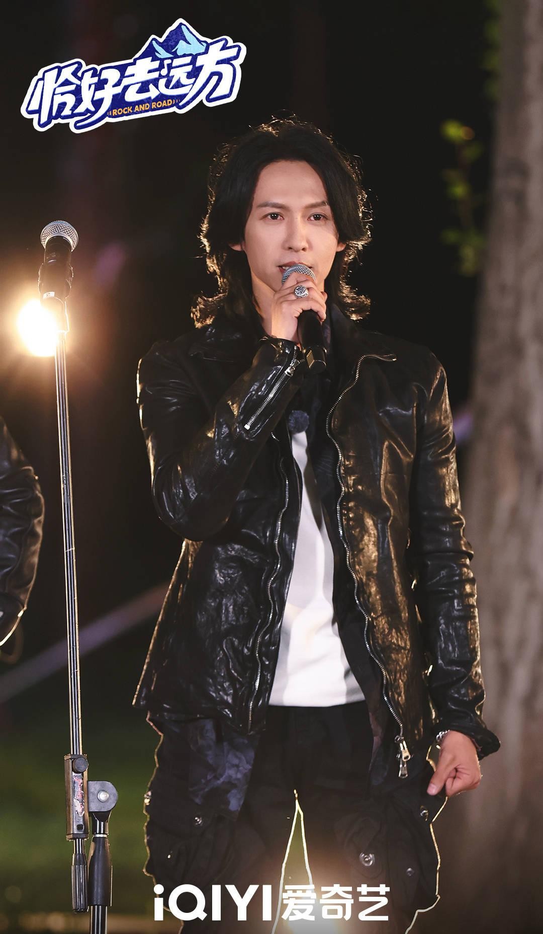 Listen to Zhang Qi, preferably live - iNEWS