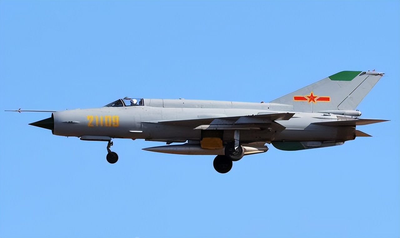 The retirement of J-7 is accelerated, and the east wall of J-10A can only be used to make up for ...