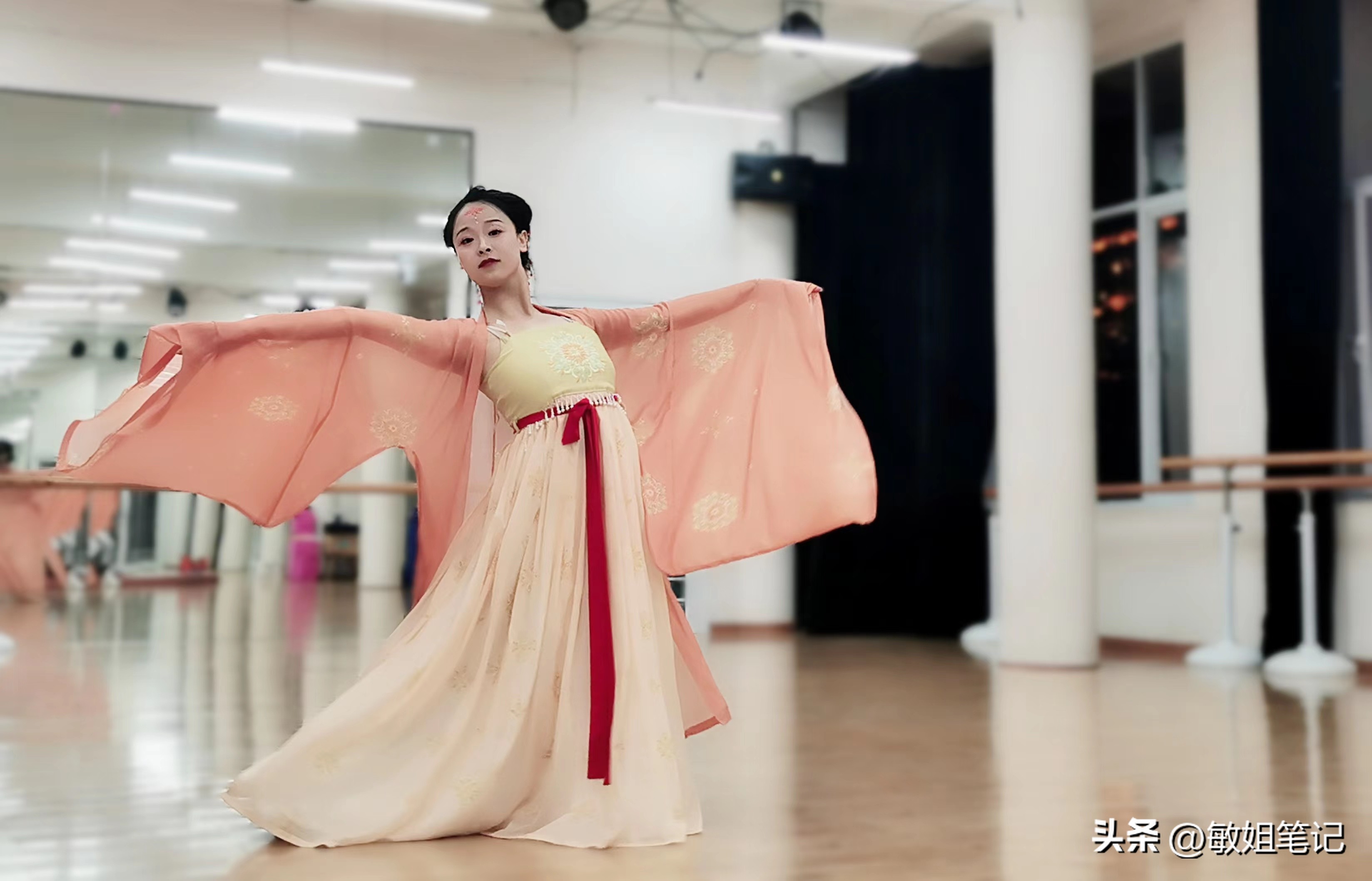 Learn classical dance from zero basics (7): "Ladies of Chang'an ...