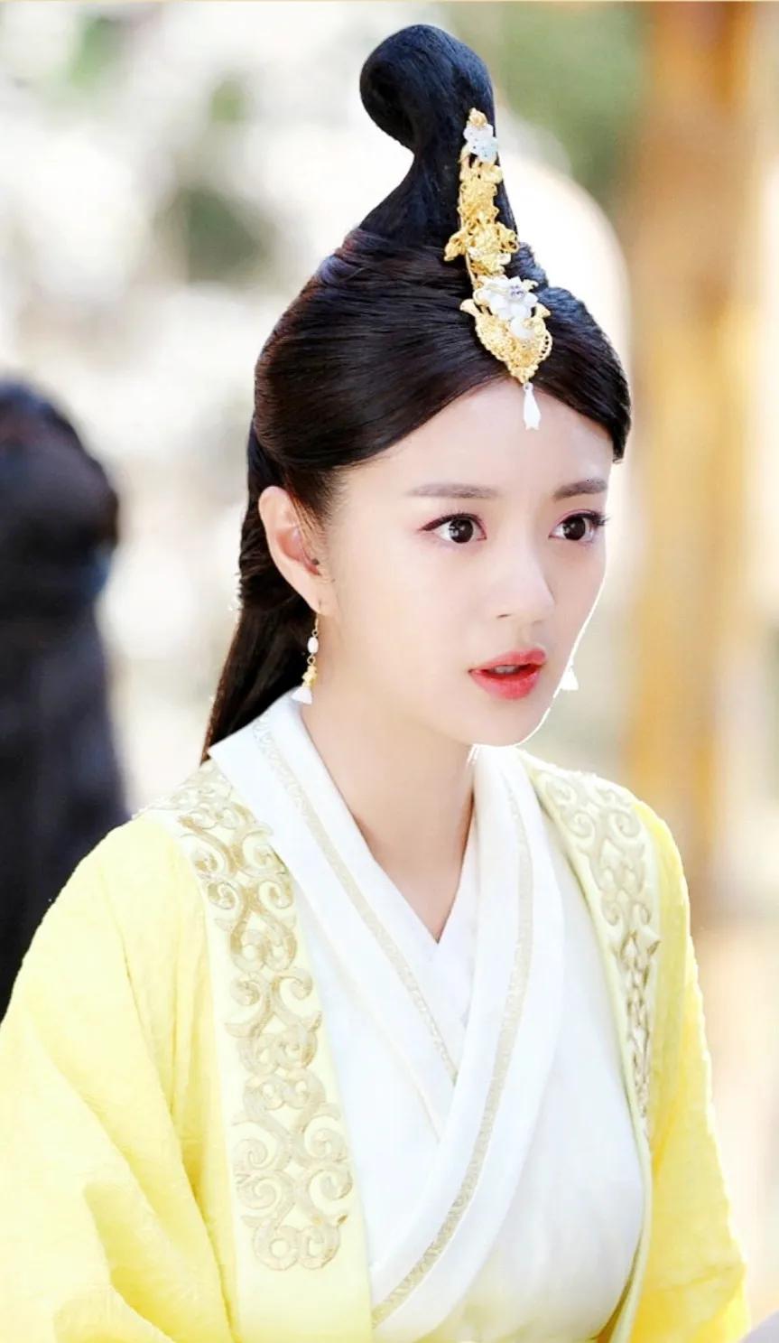 An Yixuan played Dugu Prajna in "Dugu World", which outfit do you like ...