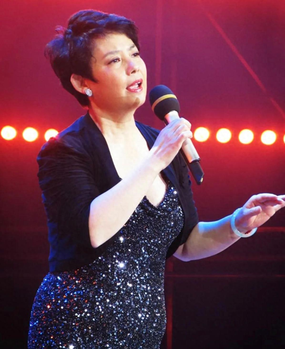 Chen Li: Singing the song "Dream of Red Mansions" became a hit. After ...