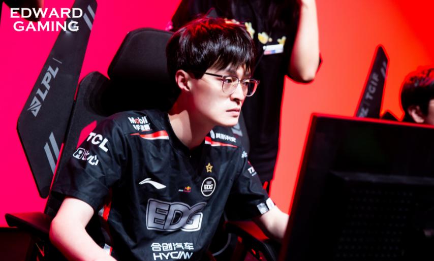 Uzi fights GALA again, Scout fights his old club again! EDG is afraid of losing the resurrection ...
