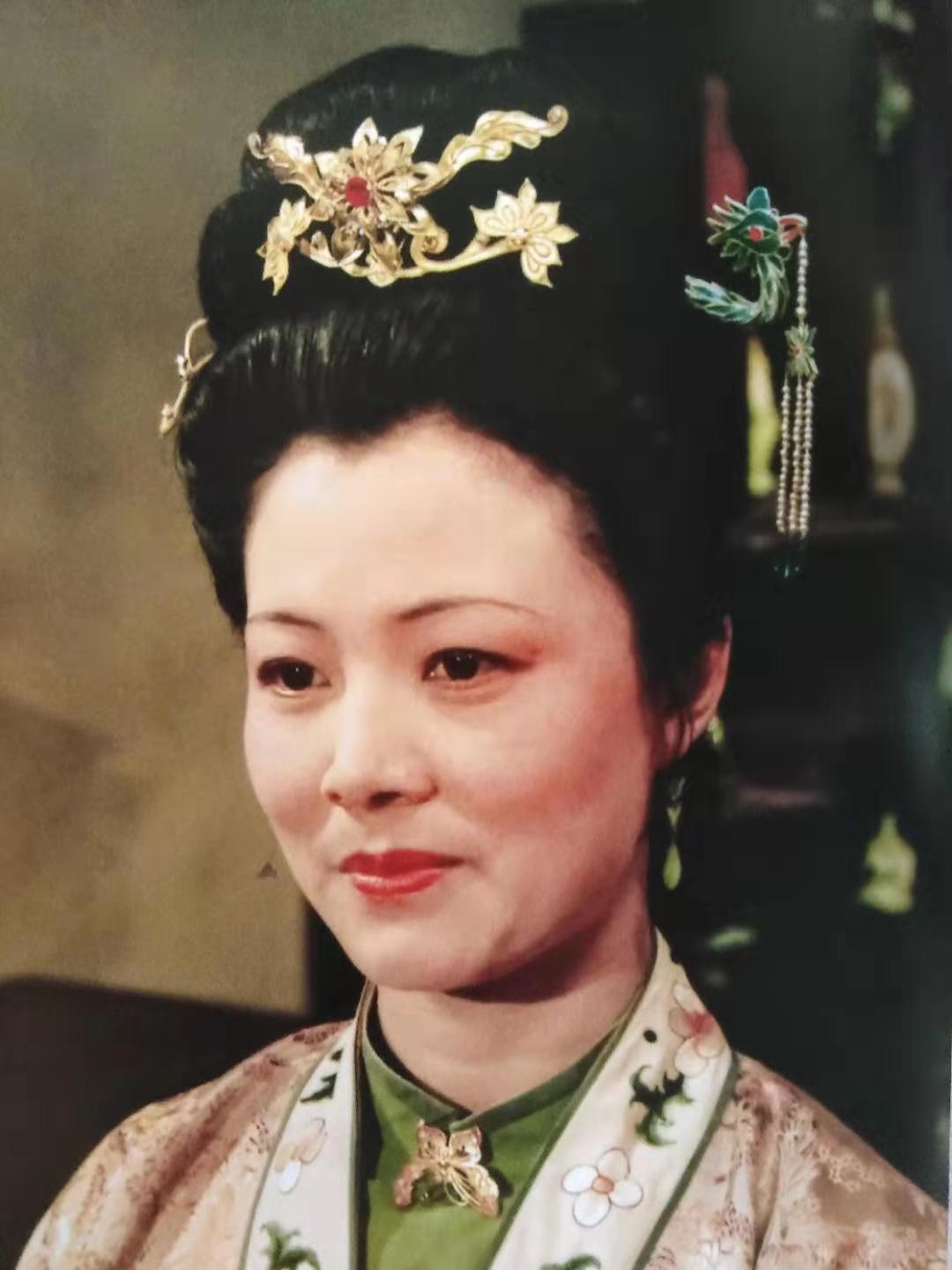 Reading "A Dream of Red Mansions": You Shi's Absurd Behaviour - A Peek ...