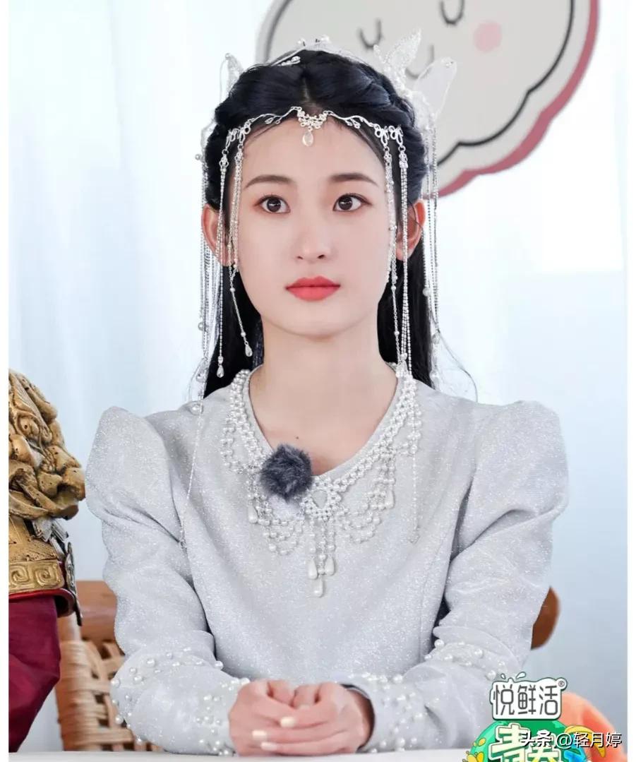 Zhang Yitong's "In the Octagonal Cage" the pure and beautiful heroine photo album - iNEWS